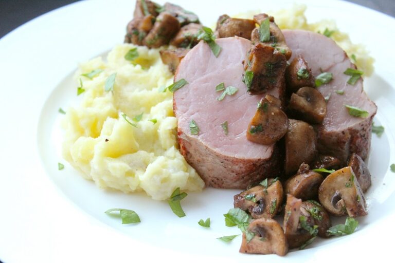 Ardeense varkenshaas met aardpeerpuree en champignons