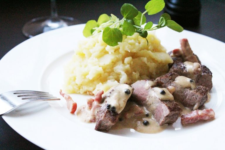 Biefstuk met pepersaus en knolselderpuree (Colruyt)