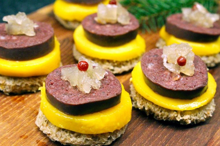 Peperkoektorentjes met zwarte pens en mango (Colruyt)