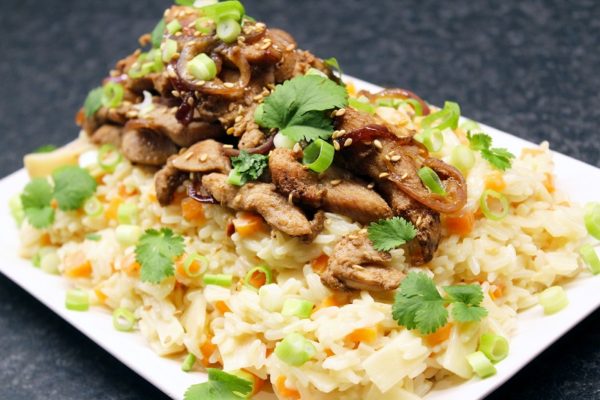 Pikante kipreepjes met kokosrijst