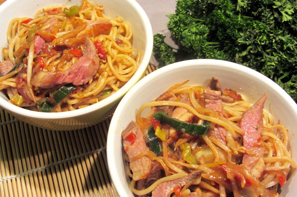 Pittige noedels met eendenreepjes