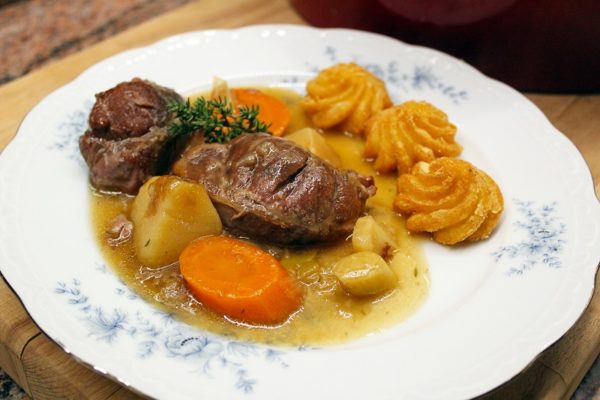 Stoofpotje van varkenswangen (Piet Huysentruyt)