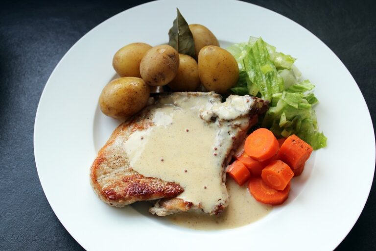 Varkenskoteletten met mosterdsaus (Nigella Lawson)